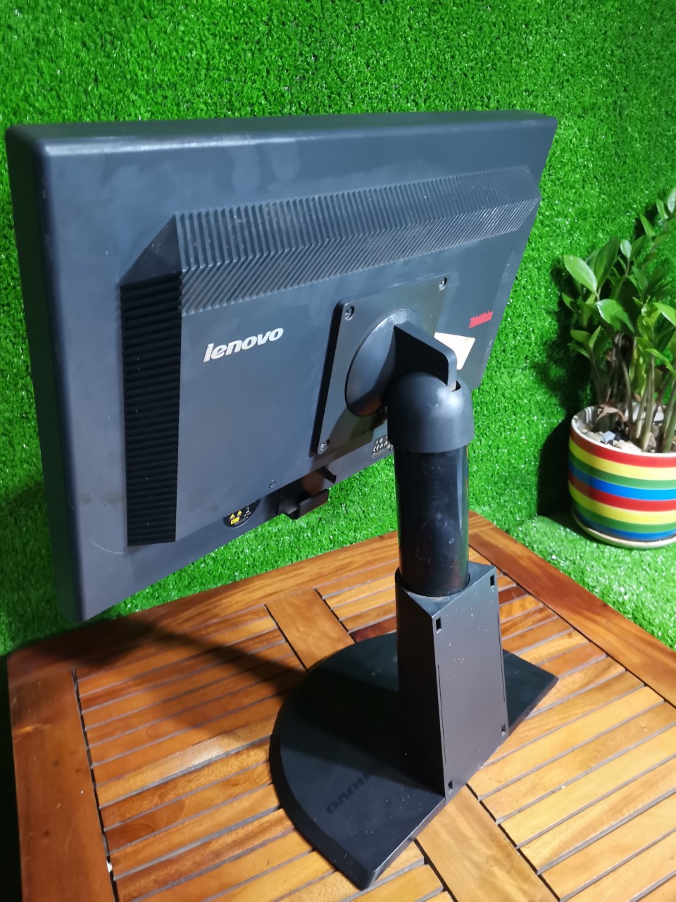 Mành hình LCD Lenovo L1940 19 Inch - CTY TNHH CÔNG NGHỆ TRẦN CHÍ CÔNG ...